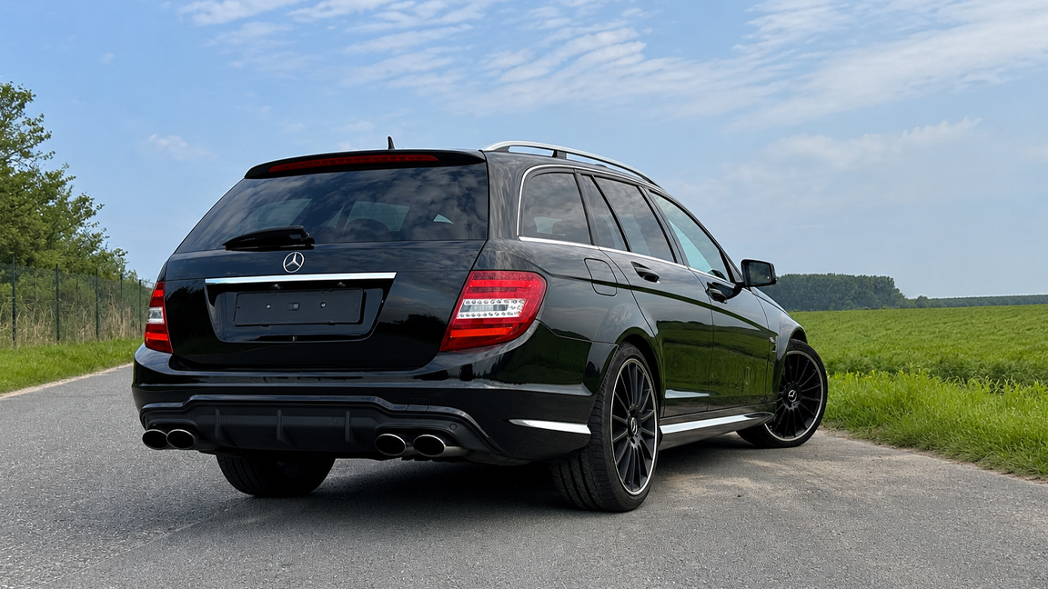 High mileage C63 AMG still goes flat out on the Autobahn