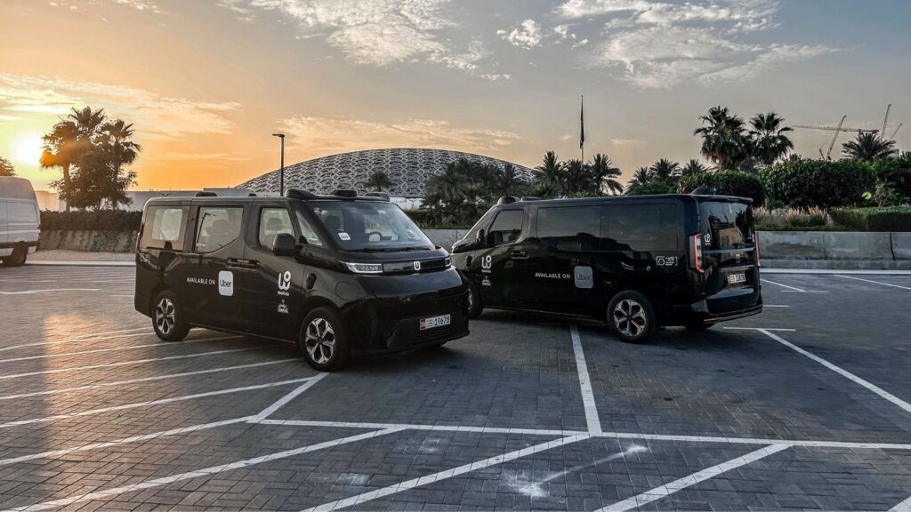La fin des chauffeurs VTC à Madrid ? Uber va bientôt lancer ses taxis ...