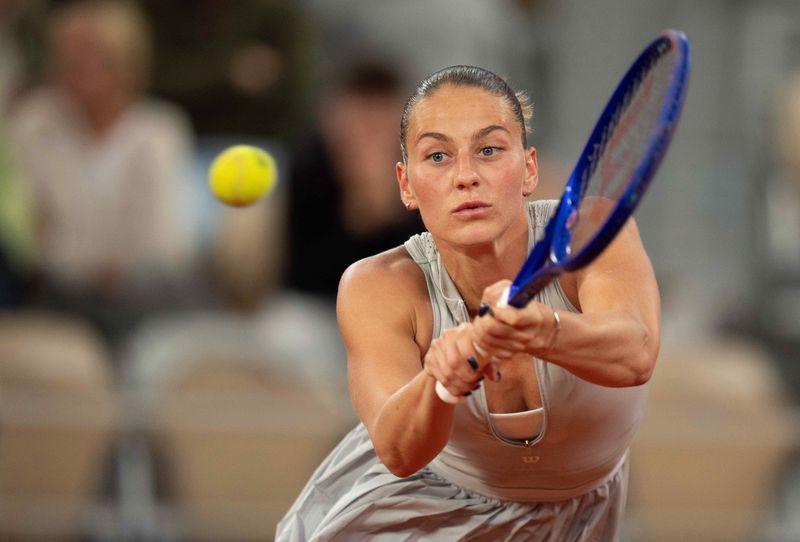 Tennis - Shadow of war looms large over French Open as semi-final ...
