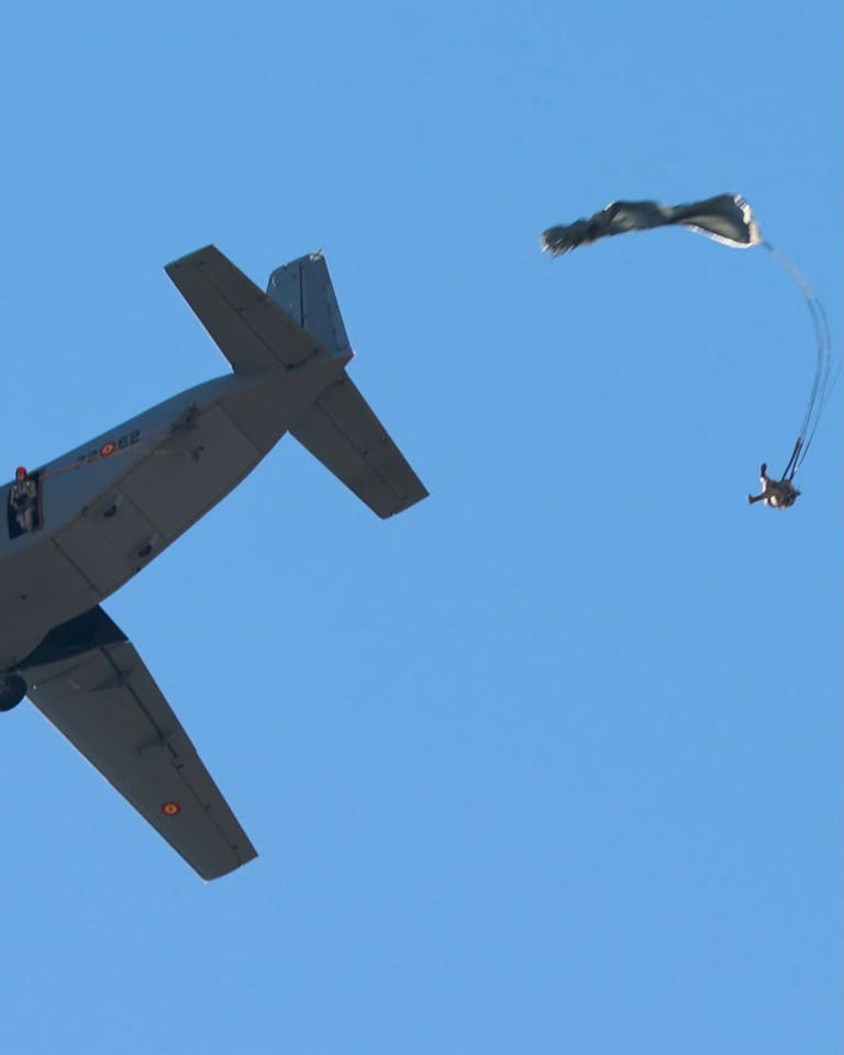 Princess Leonor becomes first Spanish royal to complete parachute ...