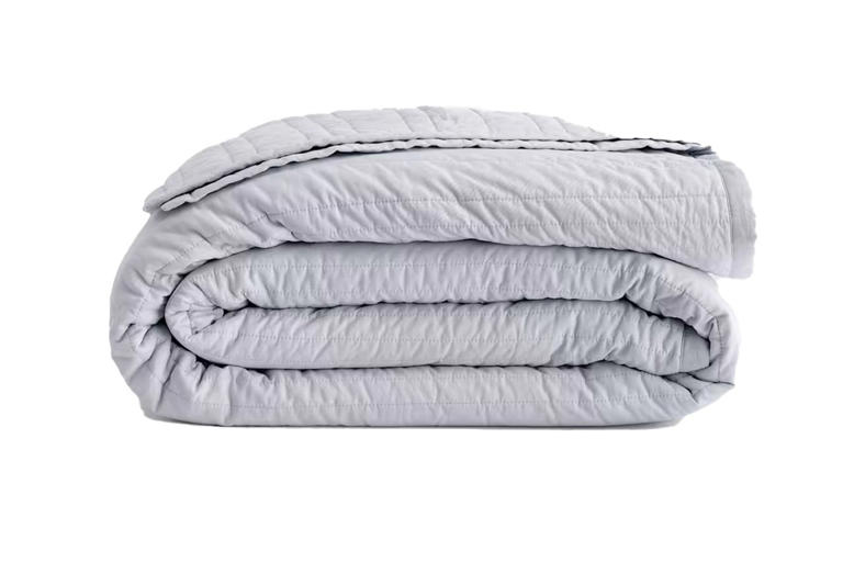 Quince restocked its lightweight linen and bamboo quilts for summer ...