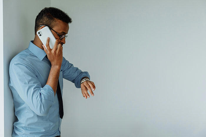 Helicopter mom demands boss respect her 30YO son’s bedtime, he finally ...