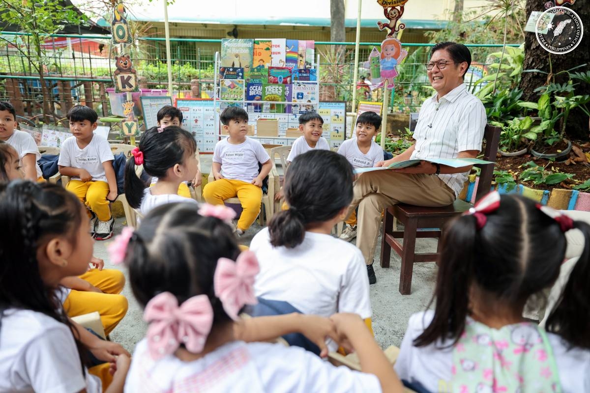 Marcos orders DepEd to implement smooth school opening