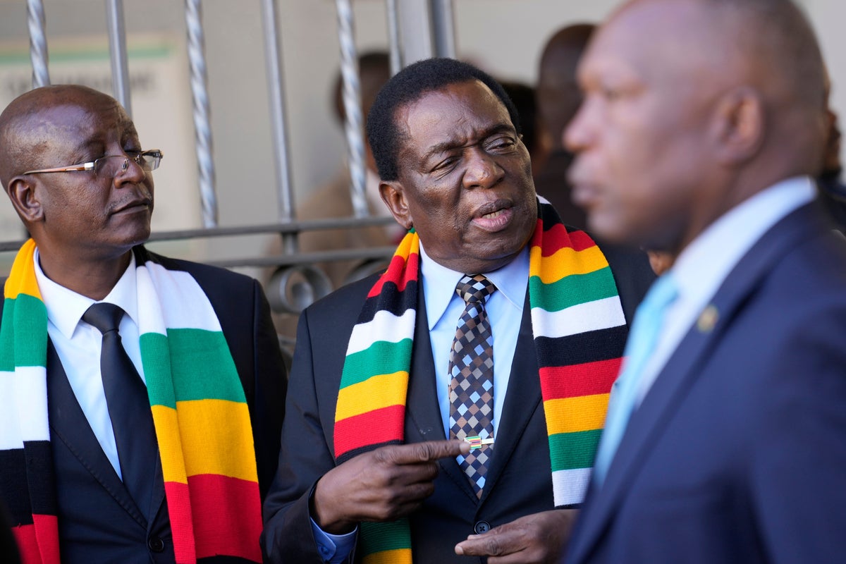 Zimbabue: ministro propone alargar mandato de presidente, quien tiene ...