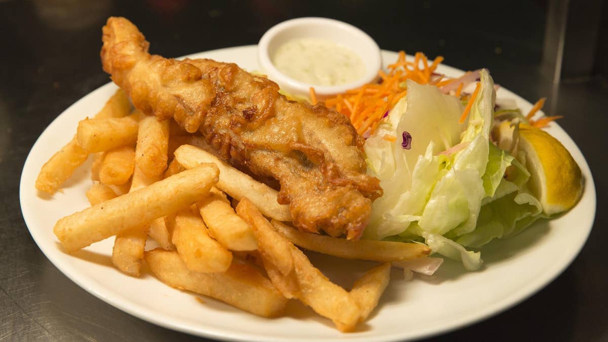 After bankruptcy, Red Lobster closes flagship restaurant