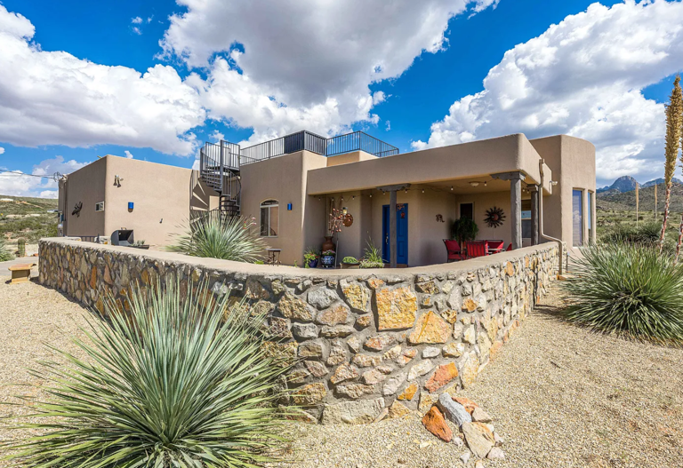 $650k home near Organ Mountains offers hot tub in the desert, views