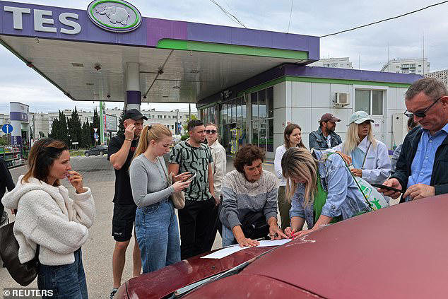Russia's war resolve buckles: Economy on brink, Kyiv wins territory and ...