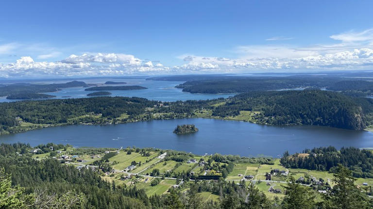 Washington's highest point on Fidalgo Island is a mountain beauty for ...