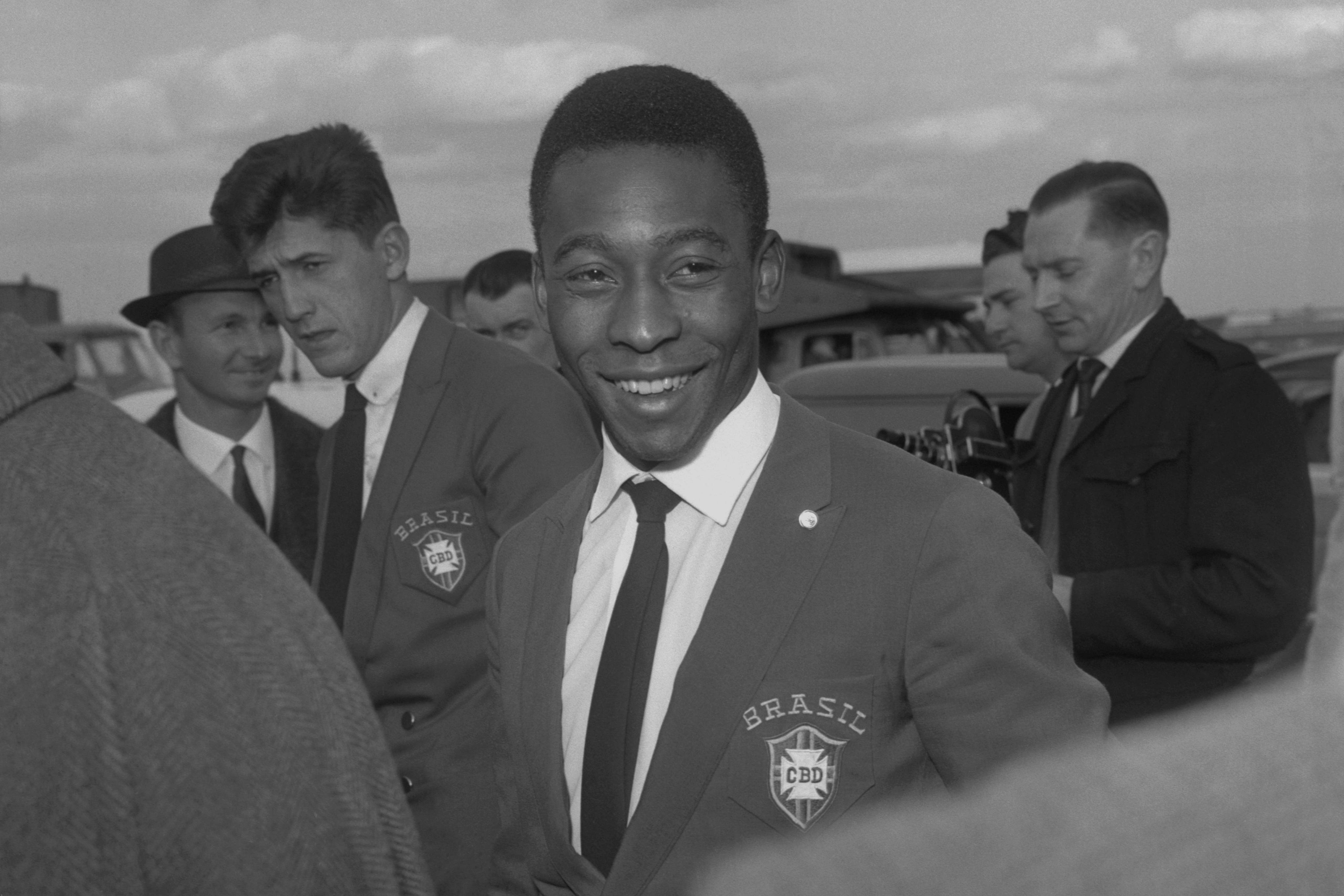 Pele’s iconic World Cup final jersey heads to auction