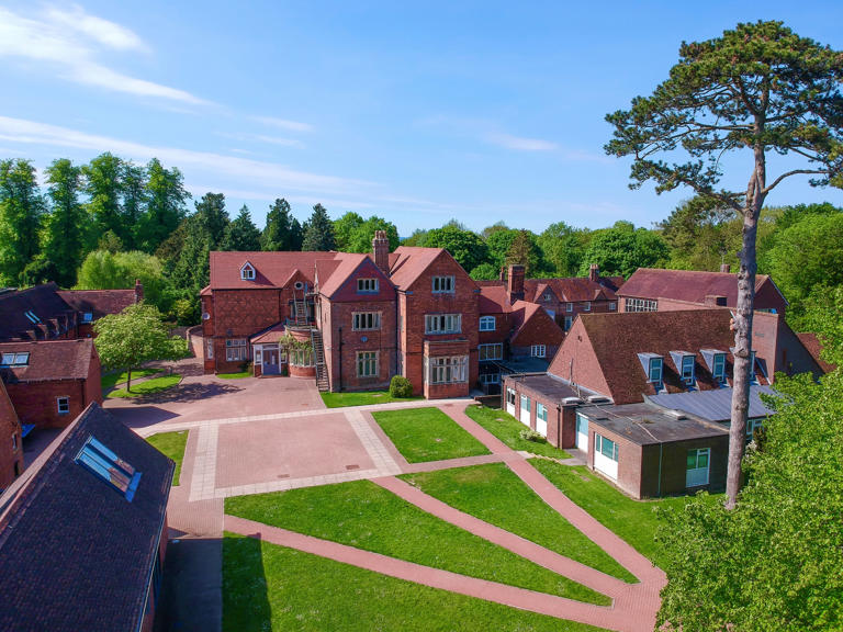 Chiltern Way Academy Buckinghamshire celebrates exceptional Ofsted outcome