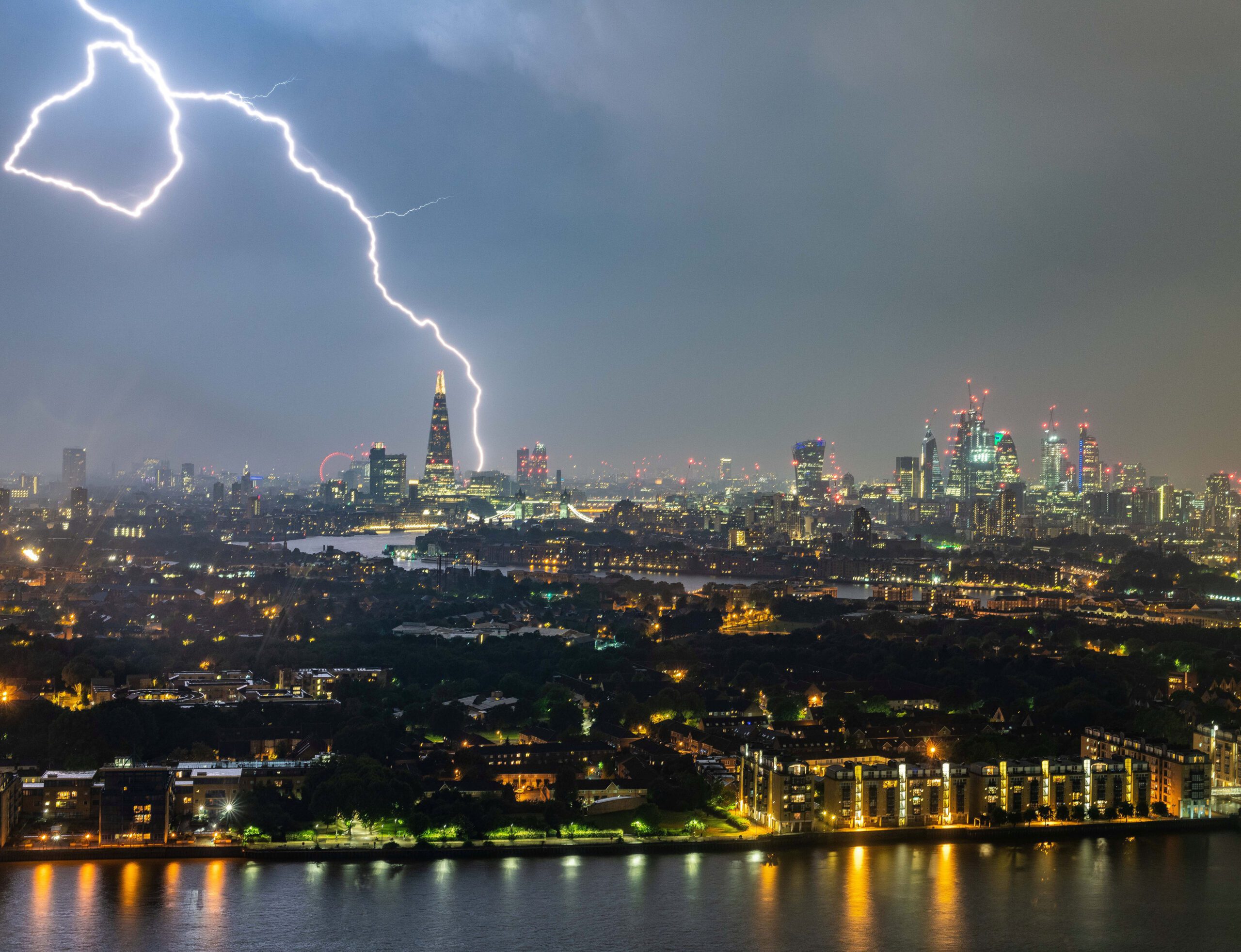 NHS issues warning to millions with asthma as storms predicted to hit ...