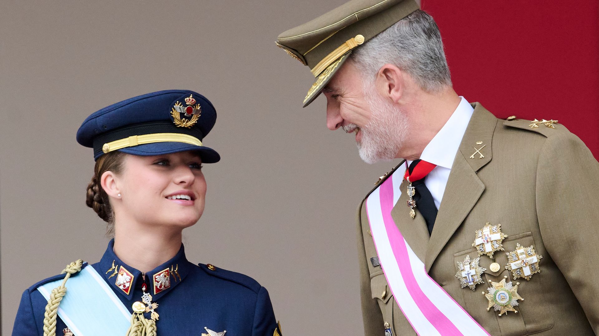 Princess Leonor becomes first Spanish royal to complete parachute ...