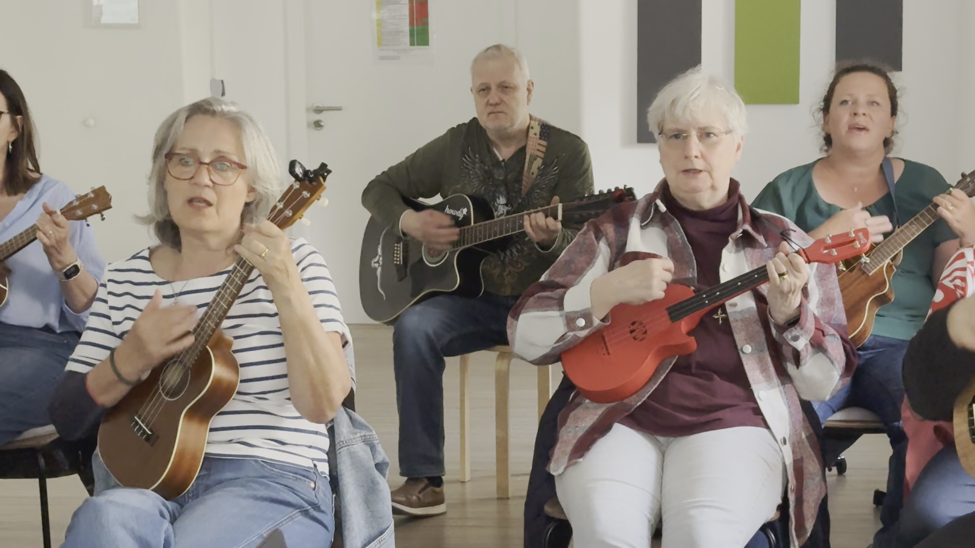 Musik für alle - Ukulele-Treff lädt zum Mitmachen ein