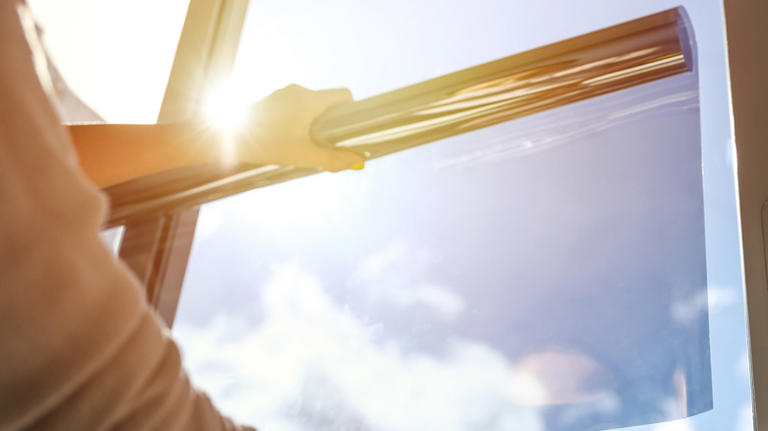 No blinds, no problem: There's an easier way to cover kitchen windows ...