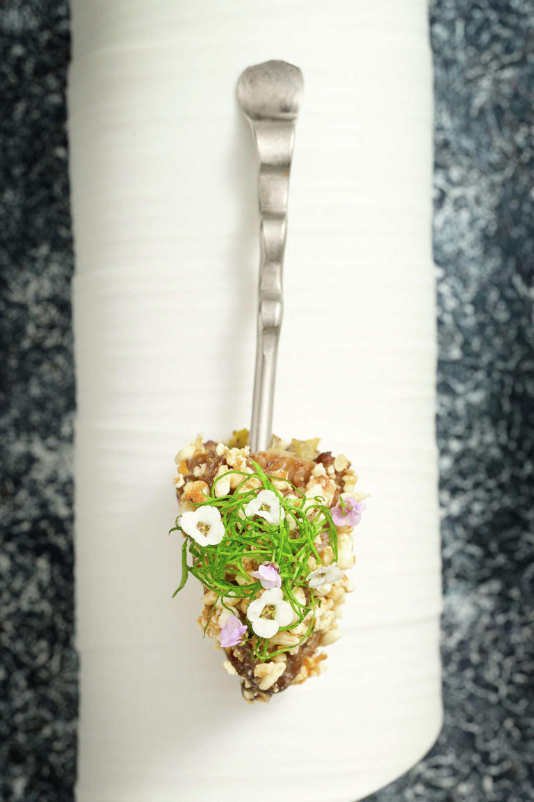 This forager hunts tiny edible plants for the Bay Area's most luxe ...