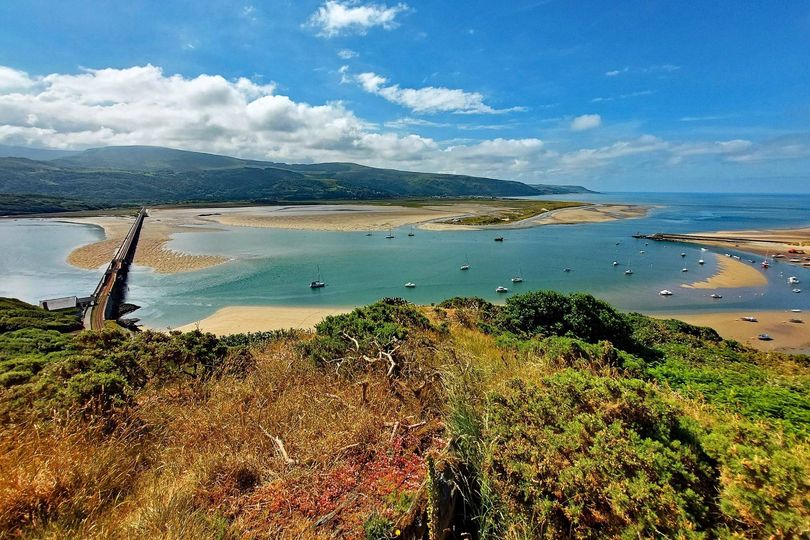 Beautiful North Wales town filled with classic seaside pleasures ...