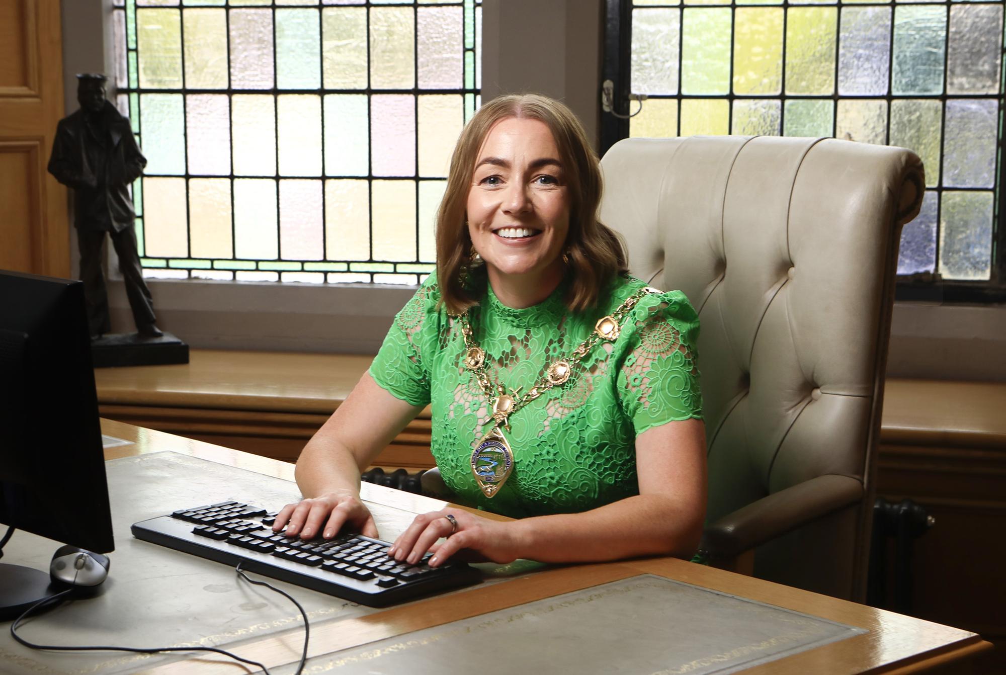 10 photos of new mayor Grace Uí Niallais taking the chains of office at ...
