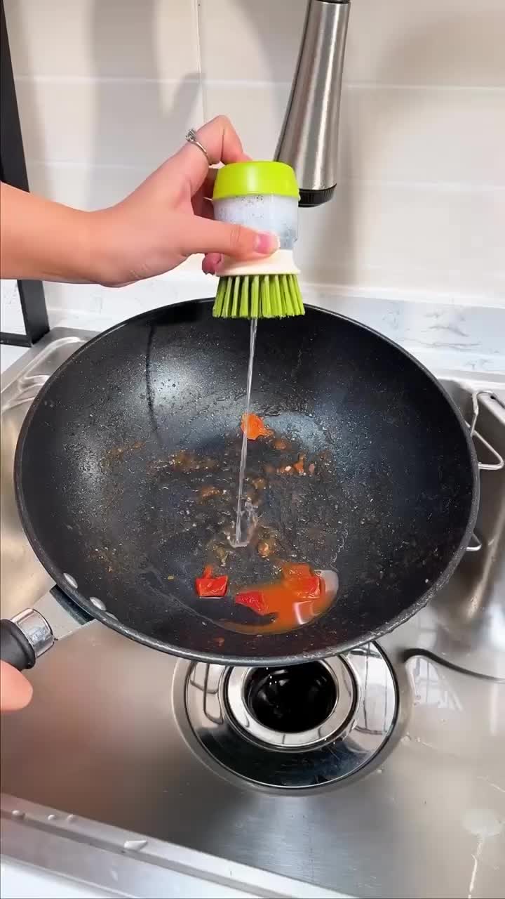 Washing dishes made fun with this soap dispensing brush😀