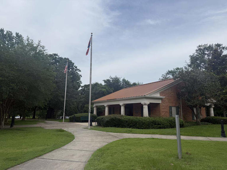 Is sleeping at Mississippi rest centers legal? Here's what state law says