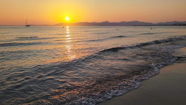 10 easy places to see the total solar eclipse 2026 from Spain's major ...