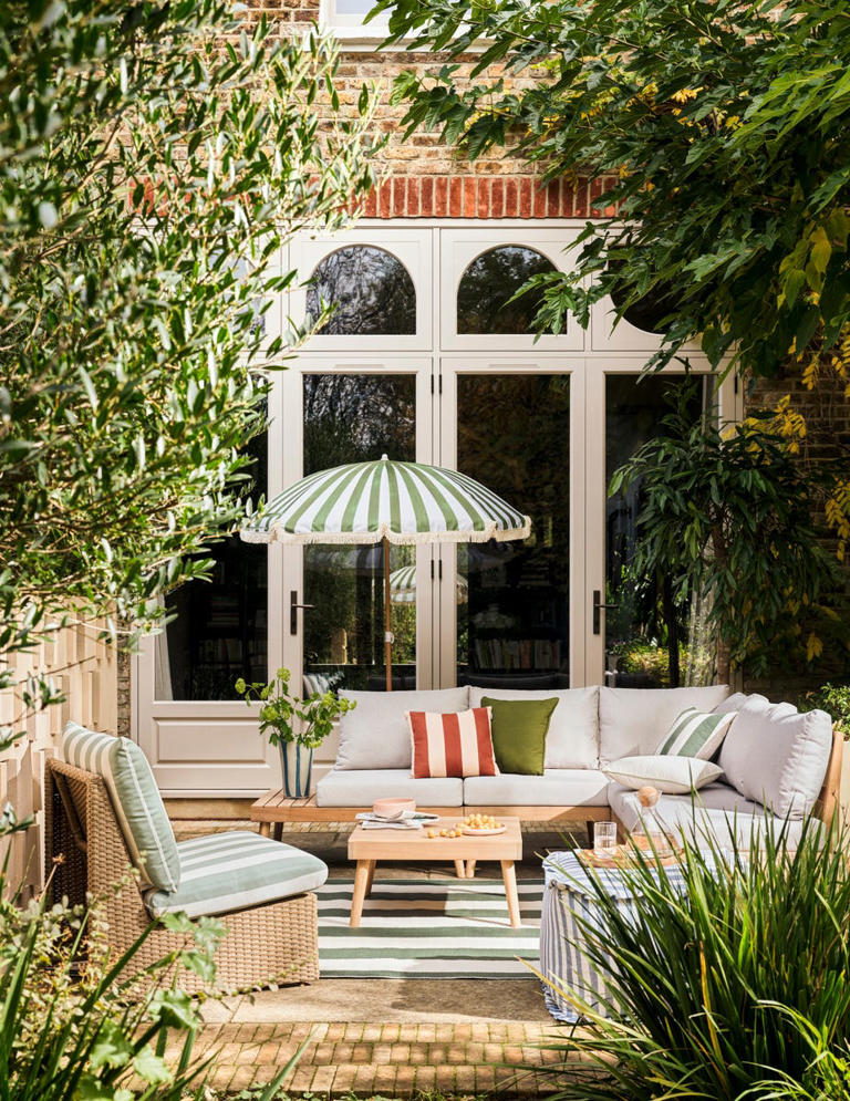Gardenscaping is the outdoor trend that makes your backyard feel like ...