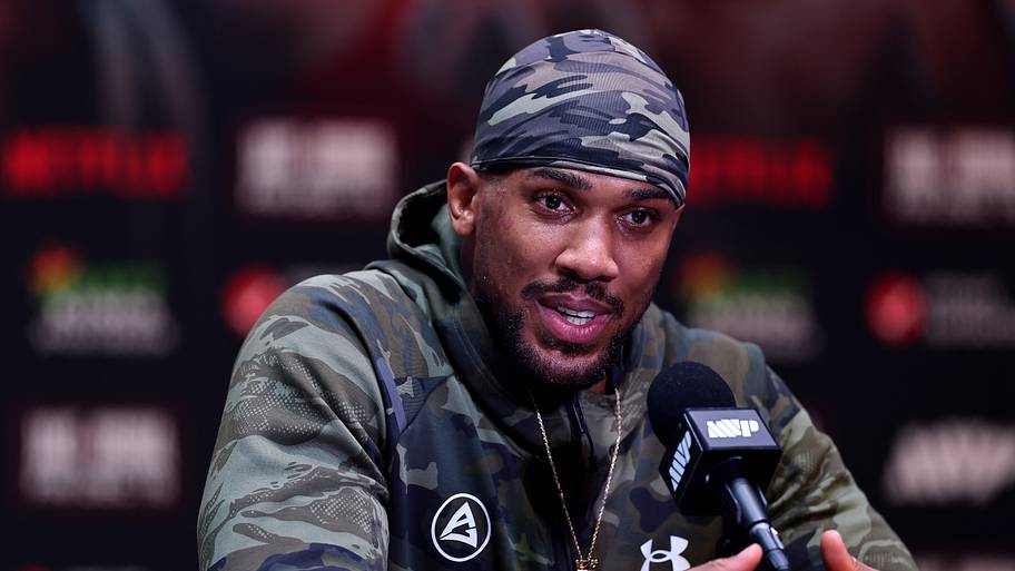 Anthony Joshua dares Tyson Fury to fight rising heavyweight star