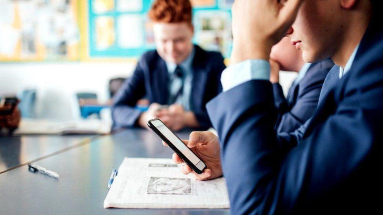 Schools urged to act on mobile phone use ahead of law change
