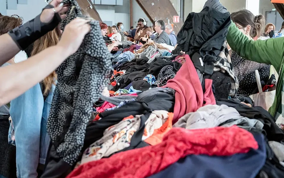Thrift expert warns online secondhand shopping can fuel waste