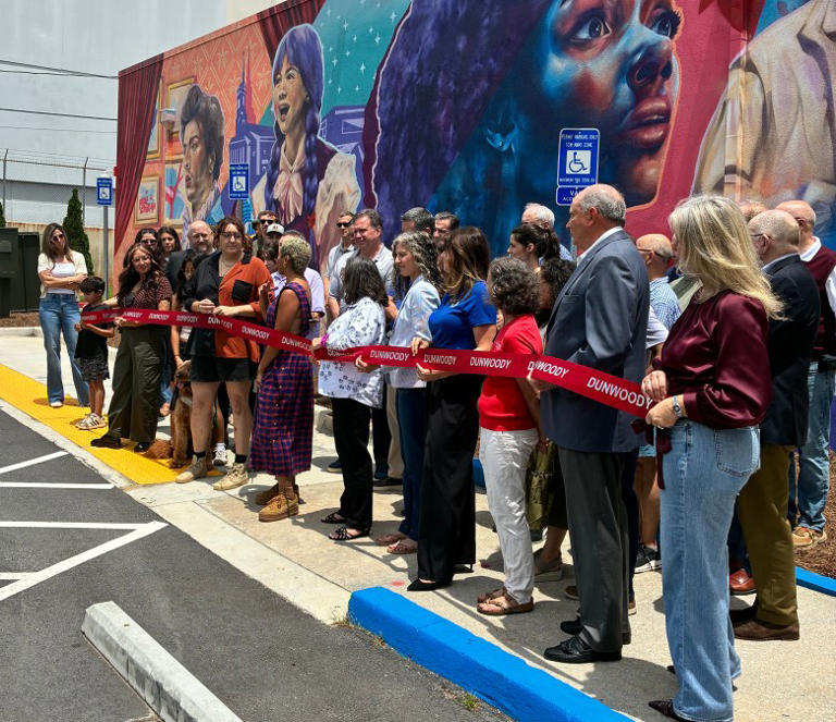 Dunwoody debuts 'Anatomy of a Dream' mural at Stage Door Theatre