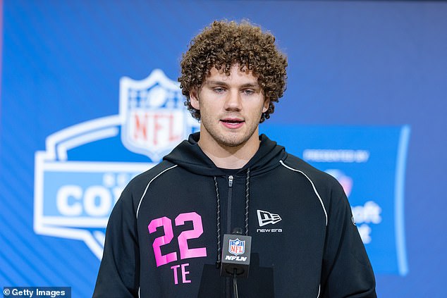 NFL star, 24, under fire after fans uncover alleged relationship with ...