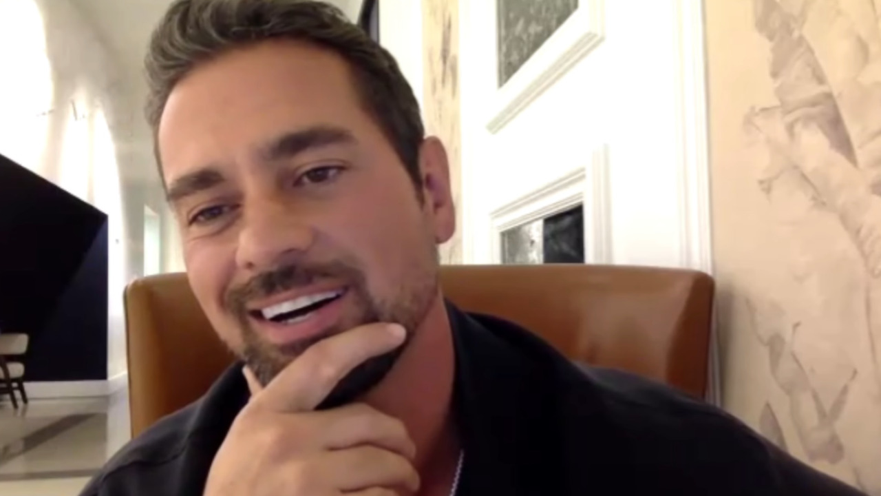 JR Ramirez fala sobre seu papel na nova série dramática “Não é bem assim”