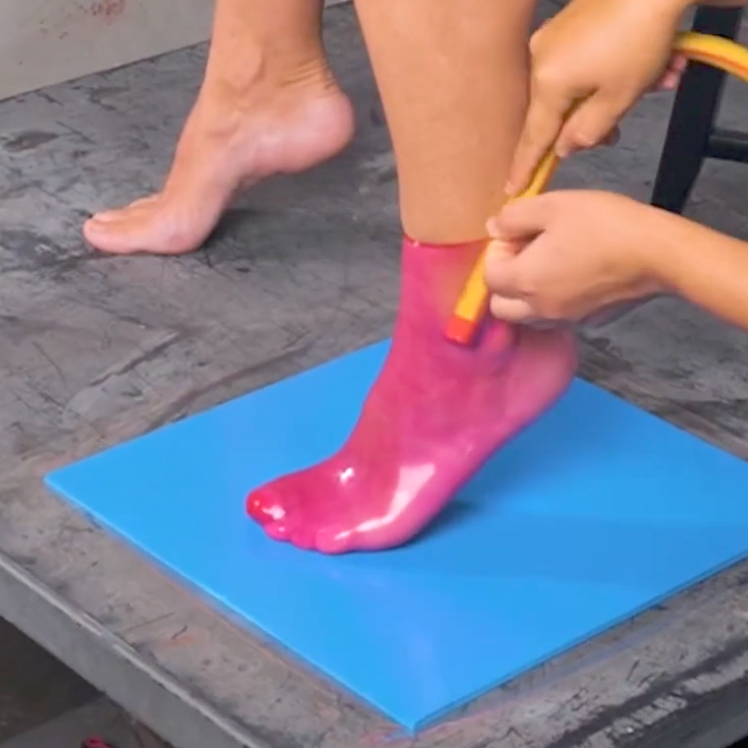 Inflatable shoes for all feet sizes