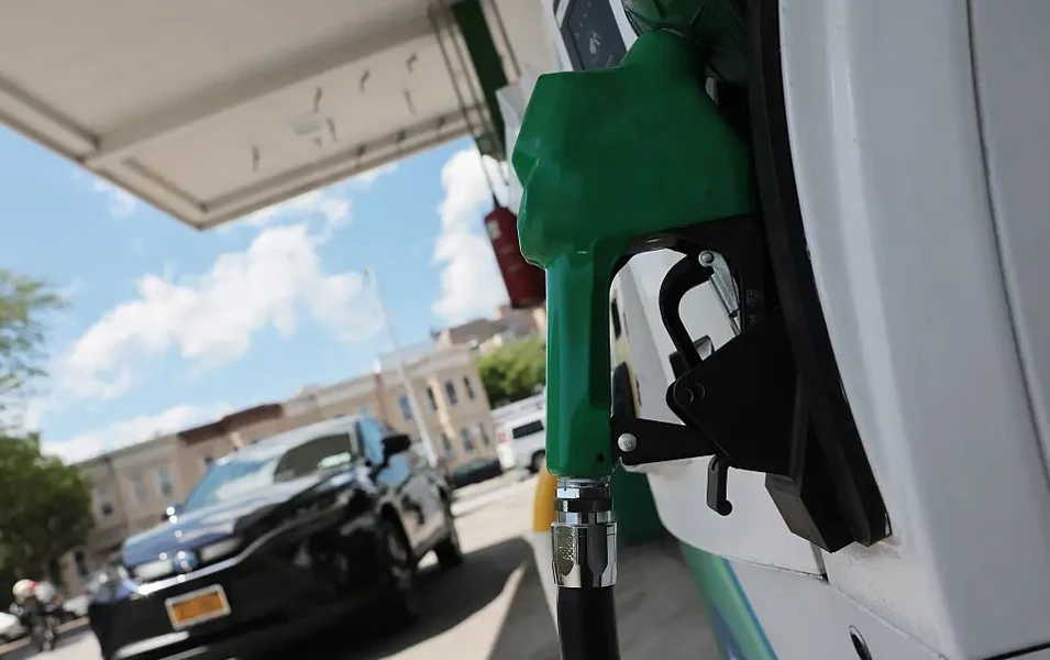 Supermajors eye acquisitions as $92 oil boosts cash flow