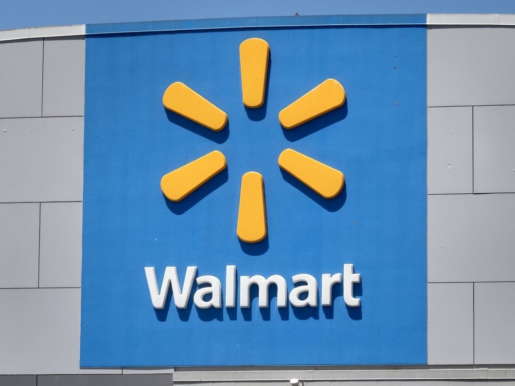 Walmart worker says female manager sent nudes, tried to assault him
