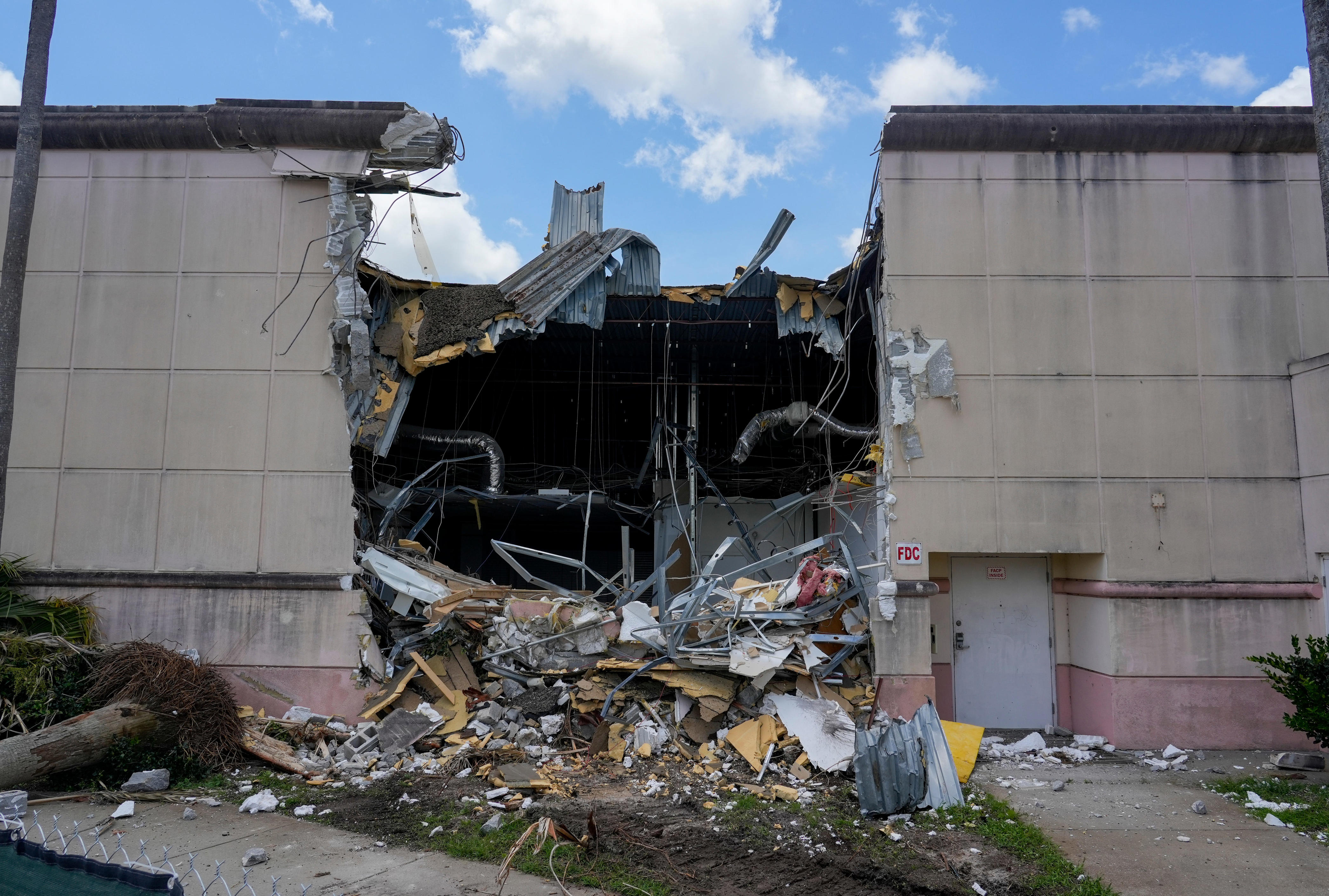Florida mall demolition begins with former Macy's store