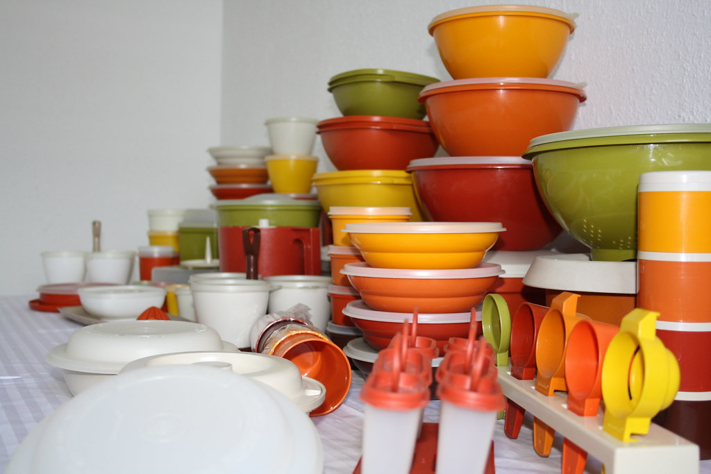 Brilliant hacks to find classic Tupperware for cheap