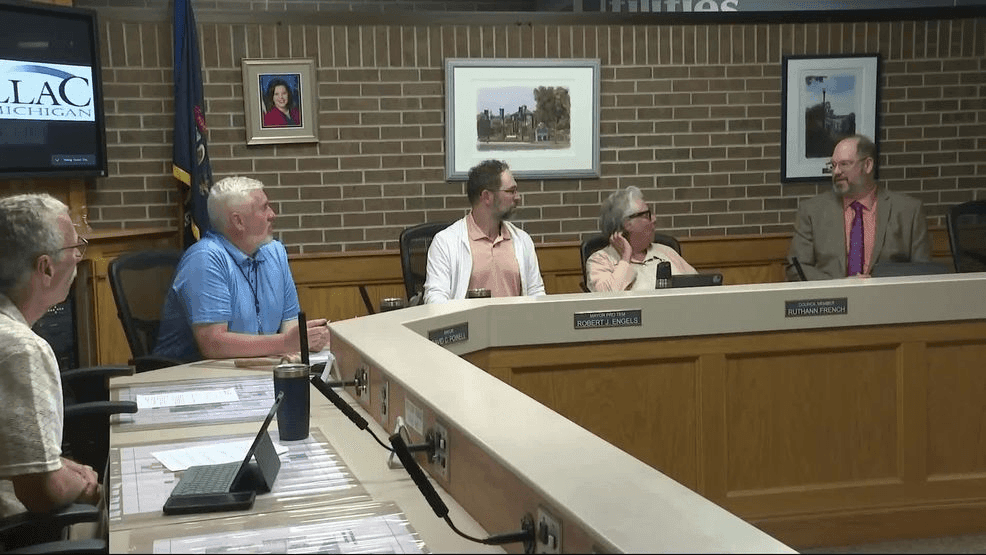 Cadillac council approves ordinance updating site plan, rezoning and ...