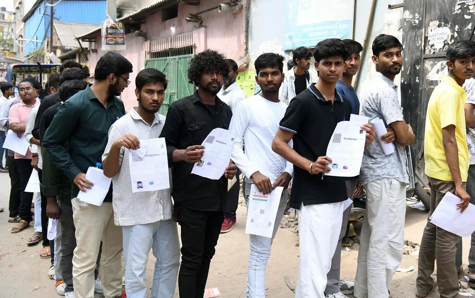 Telangana Gurukul, Narayana students excel in JEE Advanced 2026