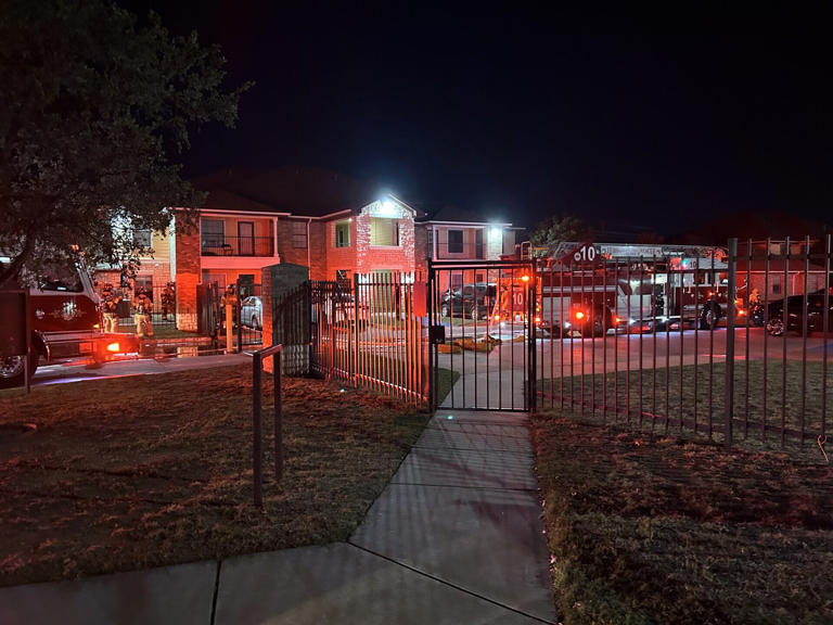Four displaced after East Lubbock apartment fire Monday night