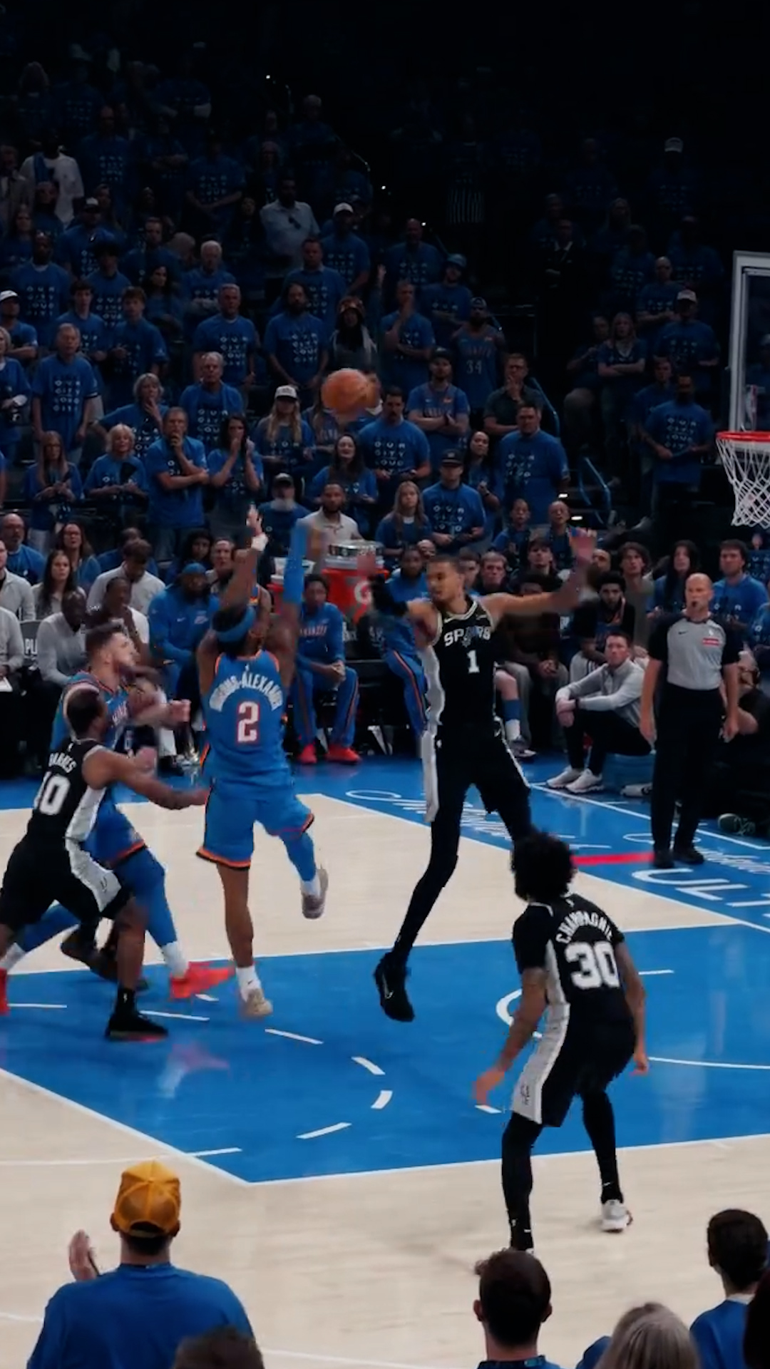 Shai Gilgeous-Alexander showcases Jordan moves