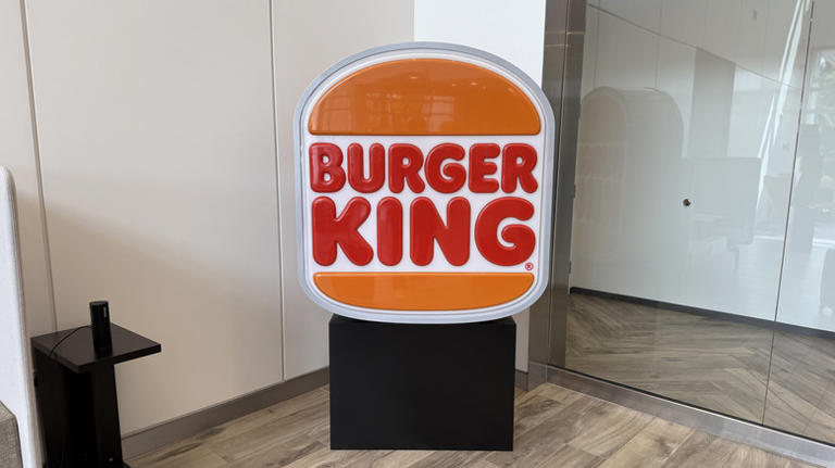 Review: Burger King's orange dreamsicle and firecracker cookie pie are ...