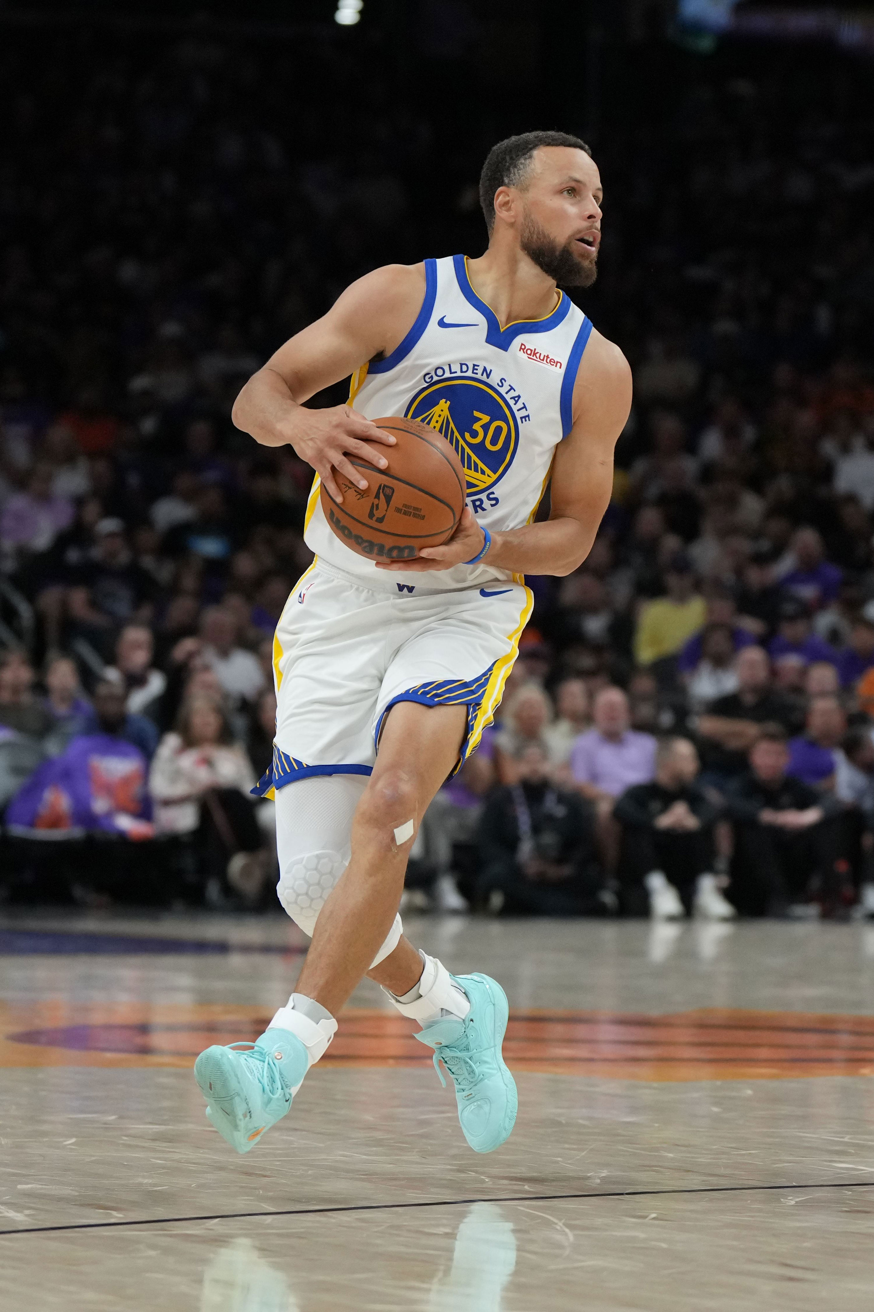 Stephen Curry signs 'partnership of a lifetime'