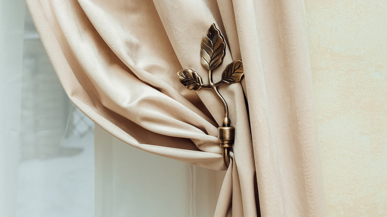 14 budget-friendly curtain treatment ideas for a high-end appearance on ...