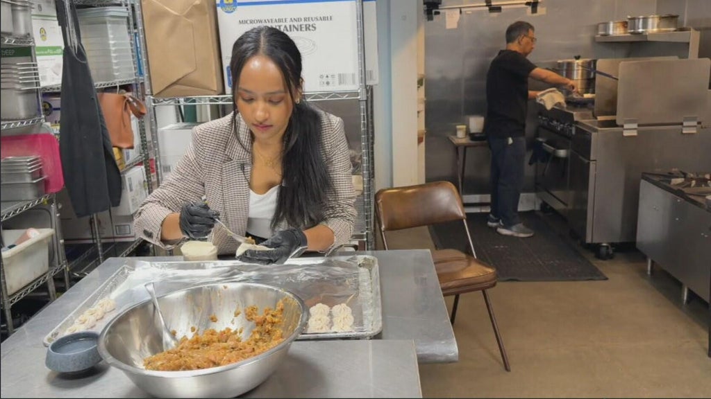 Momo dumplings aims to delight at Aurora Fest