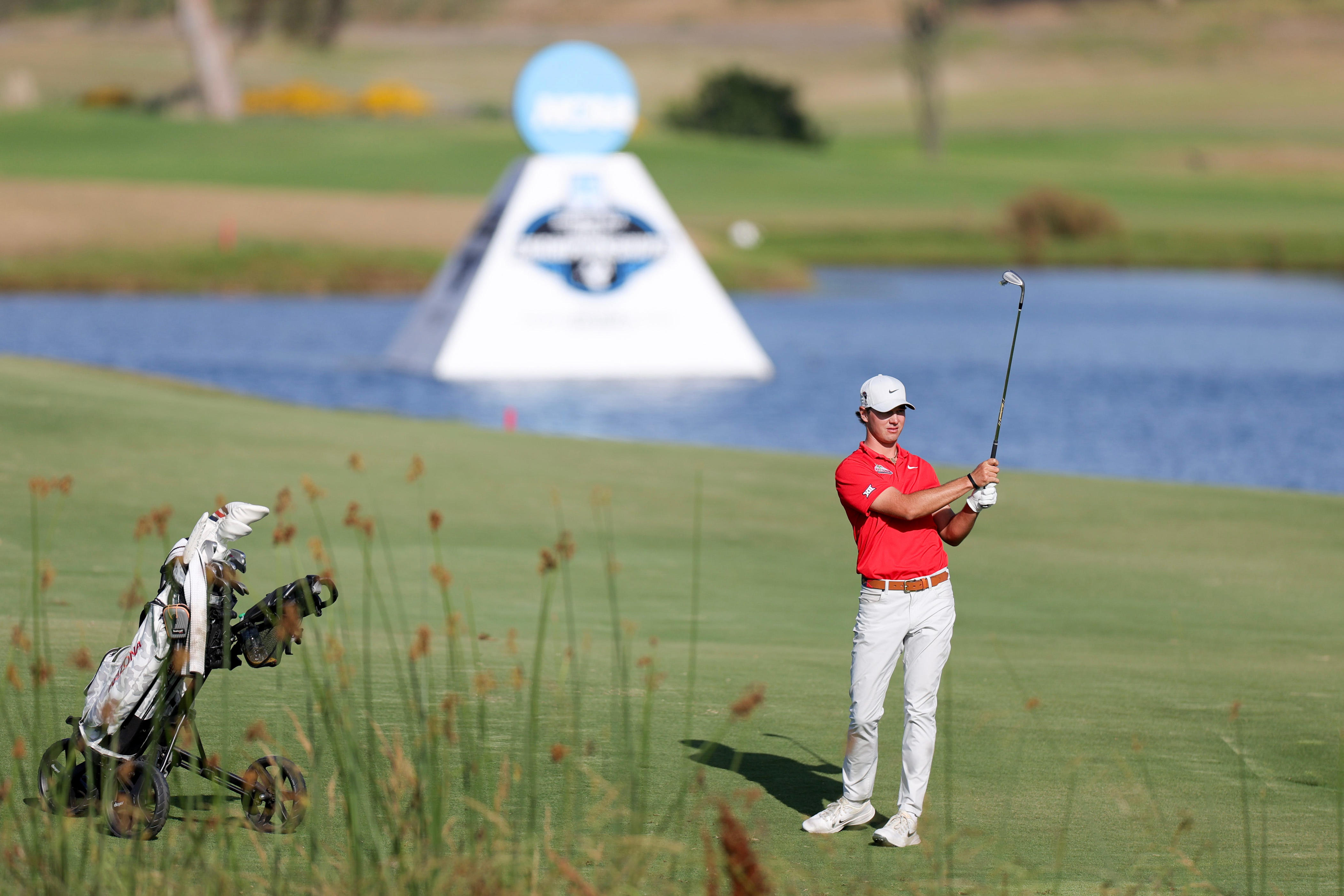 Arizona digest. Wildcats reach final 8 in men's golf championships