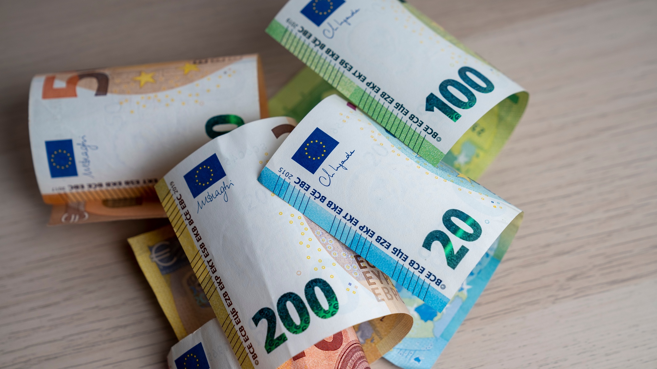 Tot welk salaris heb je recht op zorgtoeslag, huurtoeslag en kinderbijslag?