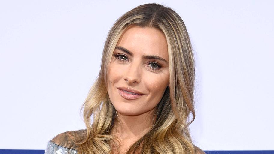 Alexander Zverev's GF Sophia Thomalla reacts after 'pressure' question ...