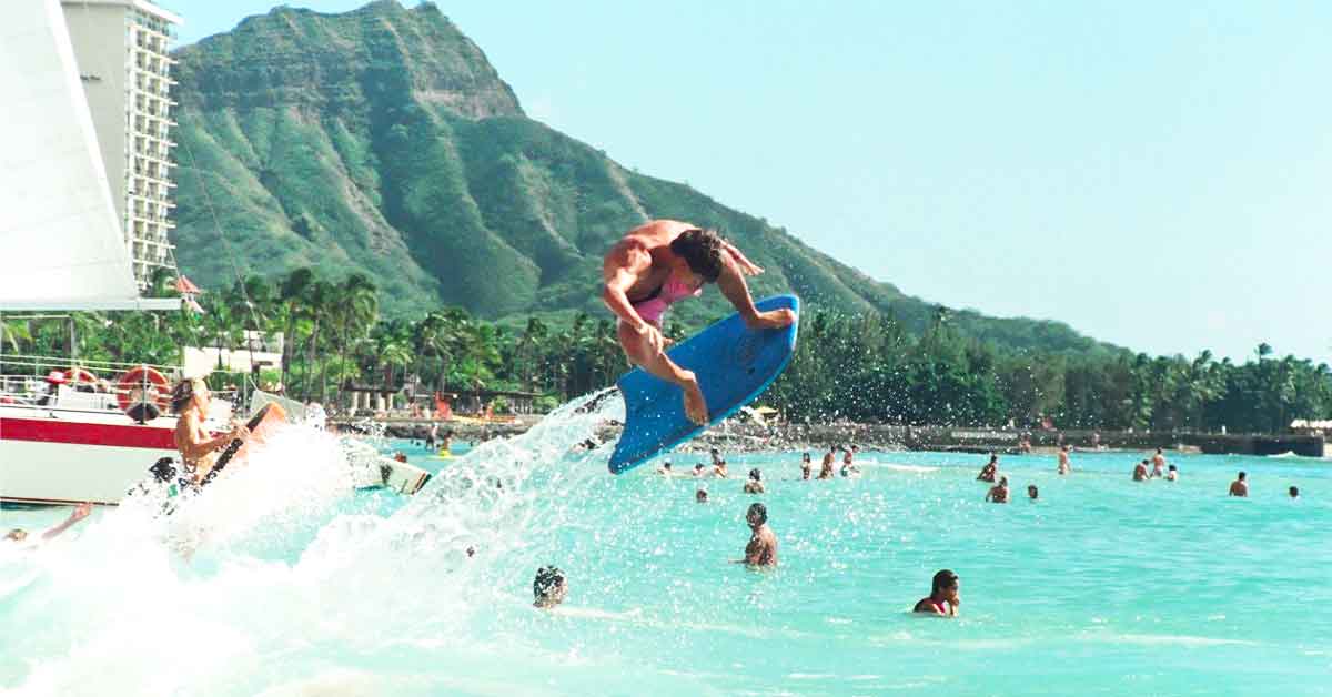 1980’s photos of Hawaii in ‘Magnum PI.’ mode
