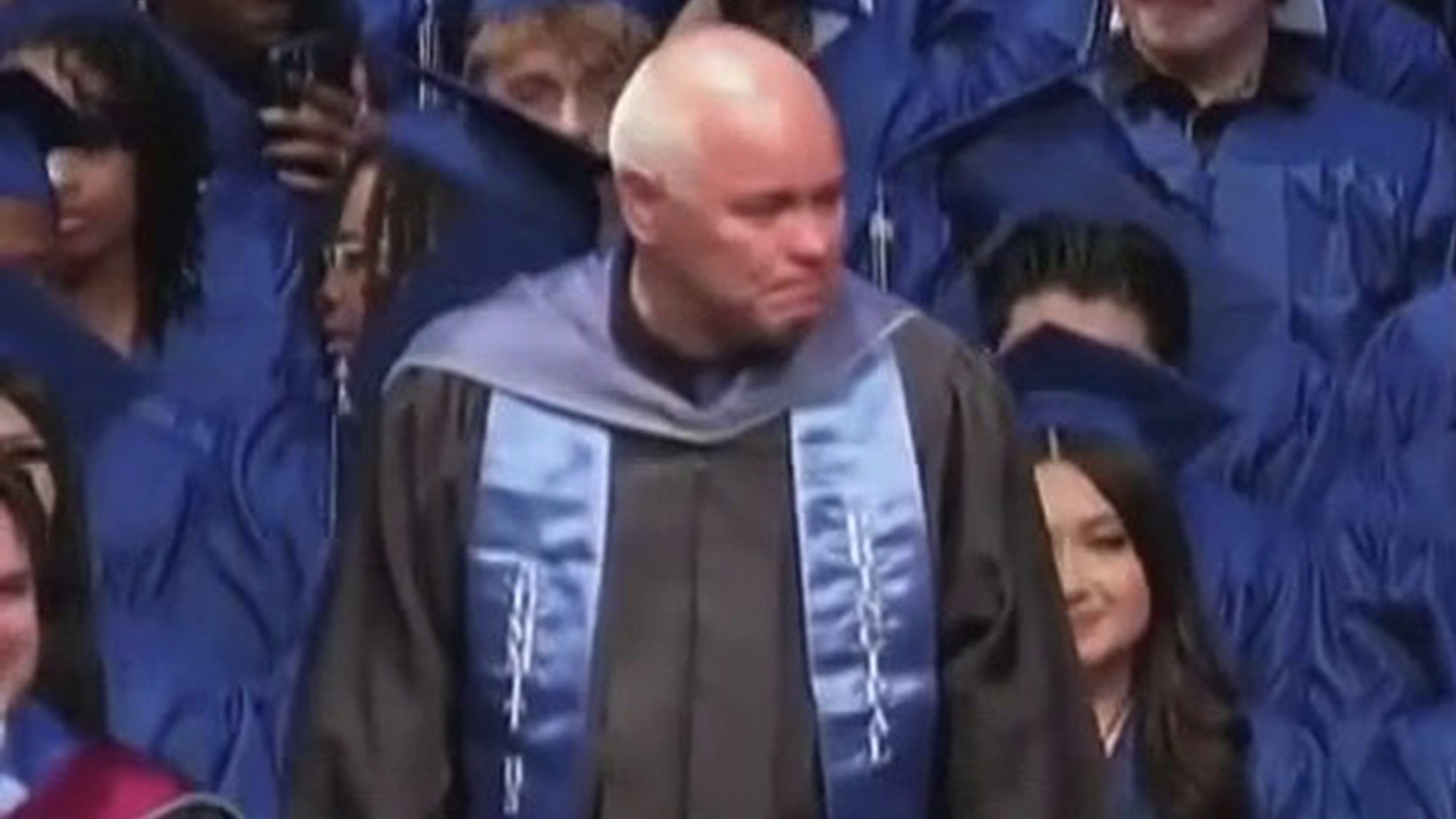 Letter-writing principal inspires graduates to return the favor