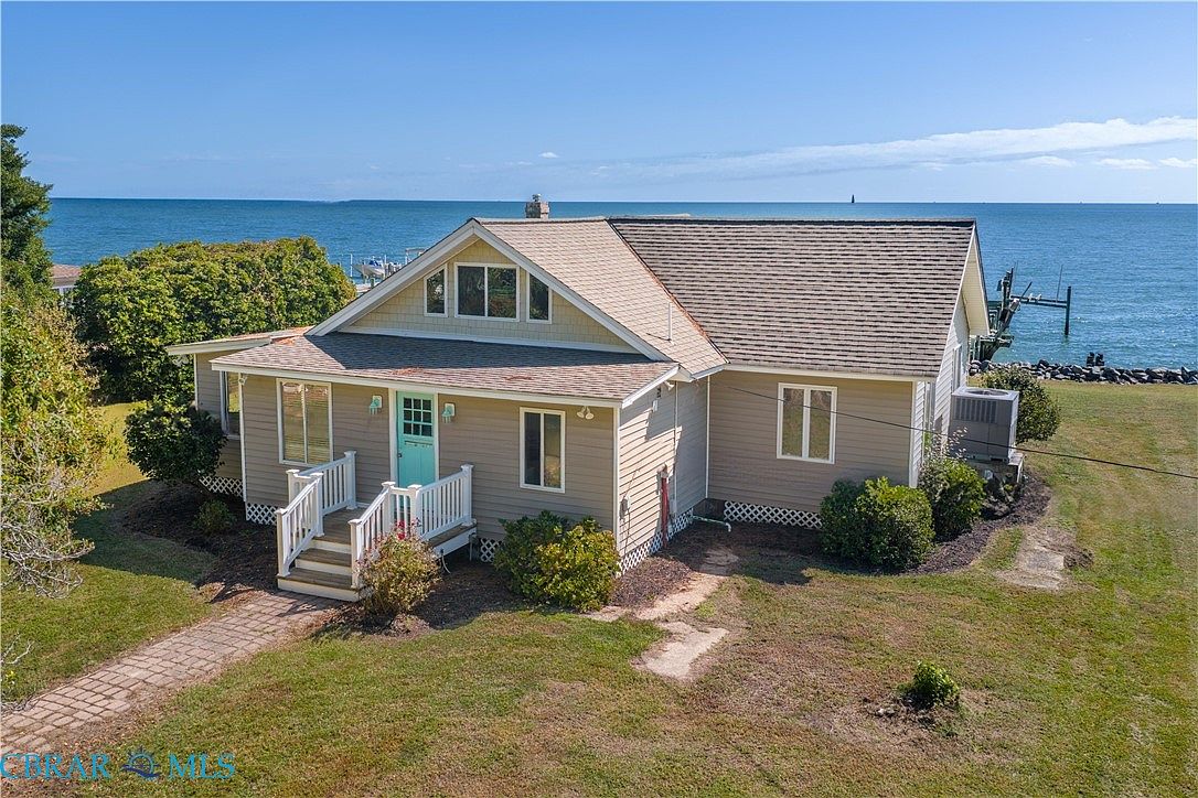 Amazing 1940 cottage in Deltaville, Virginia, with breathtaking ...